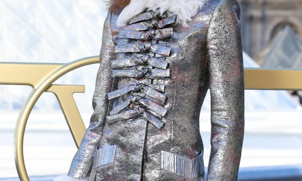 Zendaya Brings High-Shine Style to the Louvre - XclusivStars Usa | Your ...